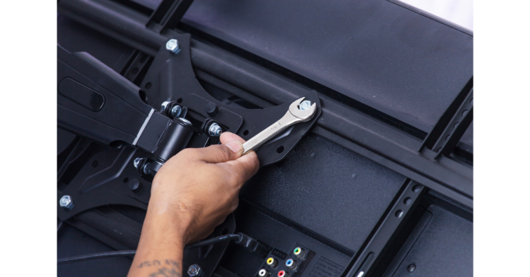 How to Mount a Monitor – With or Without Drilling Holes!